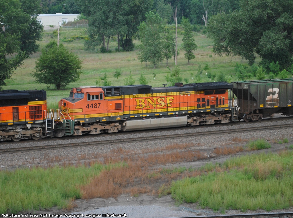 BNSF 4487